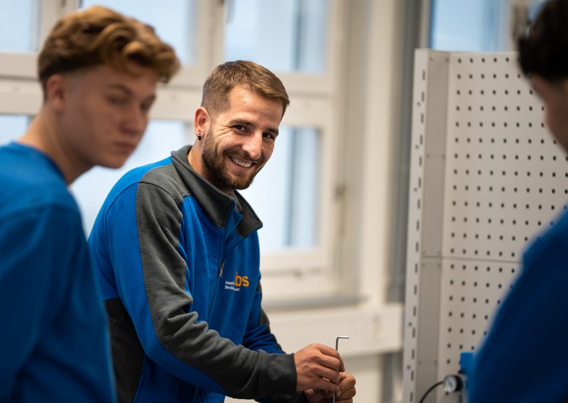 libs als Ausbildungsunternehmen der High-Tech-Branche